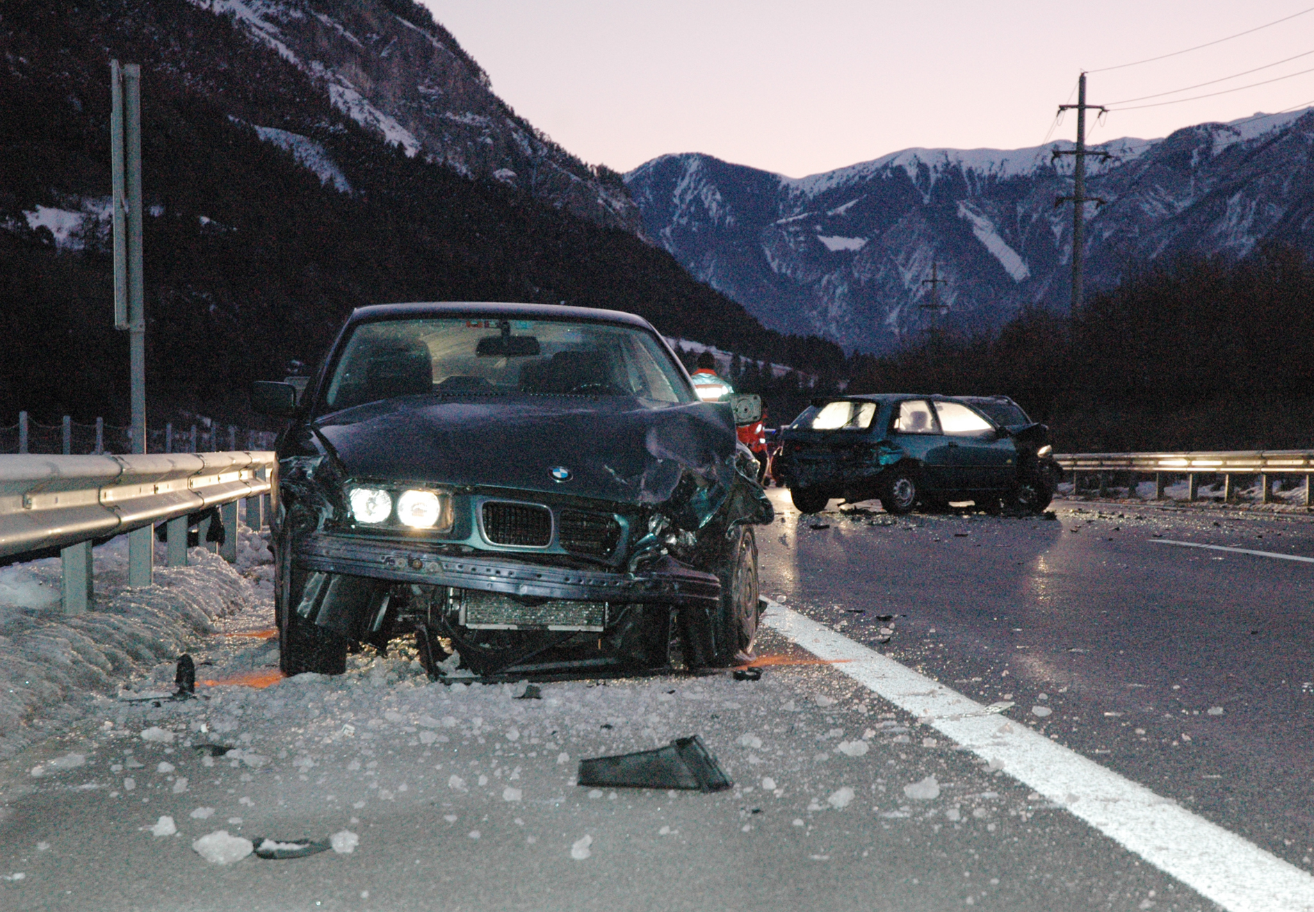Domat/Ems: Hoher Sachschaden bei Kollision auf A13